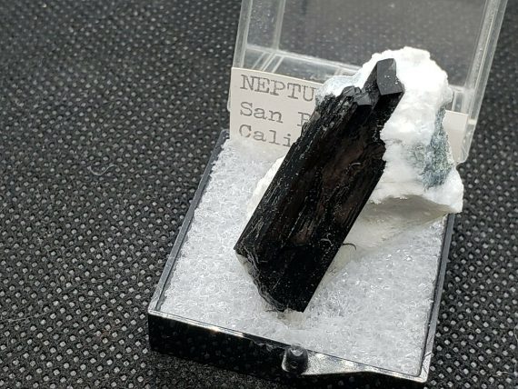 Beautiful Neptunite specimen thumbnail